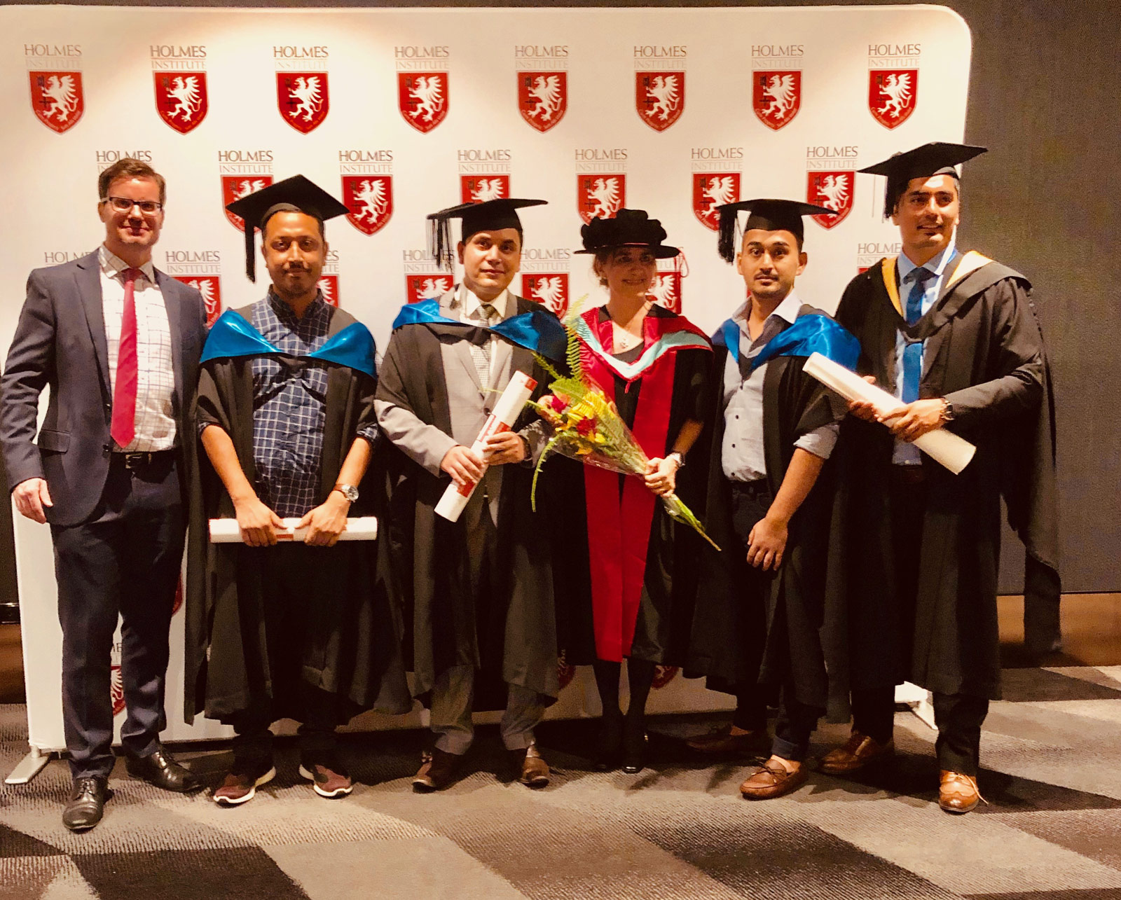 Holmes Institute: /Schools & Faculties /Higher Education /Graduation